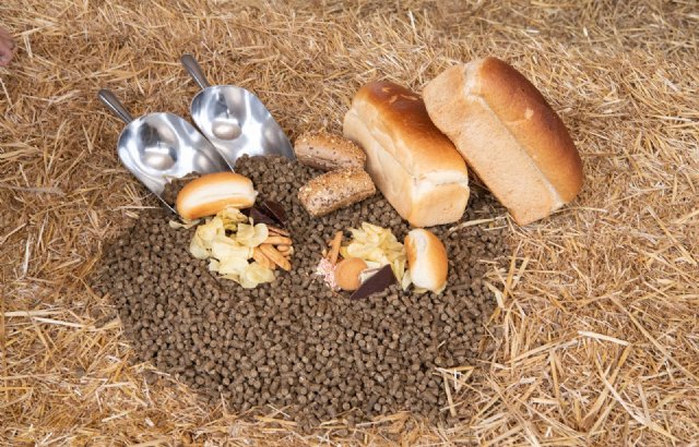 Varkensvoer bevat 100 procent resten uit voedingsindustrie - Nieuwe Oogst