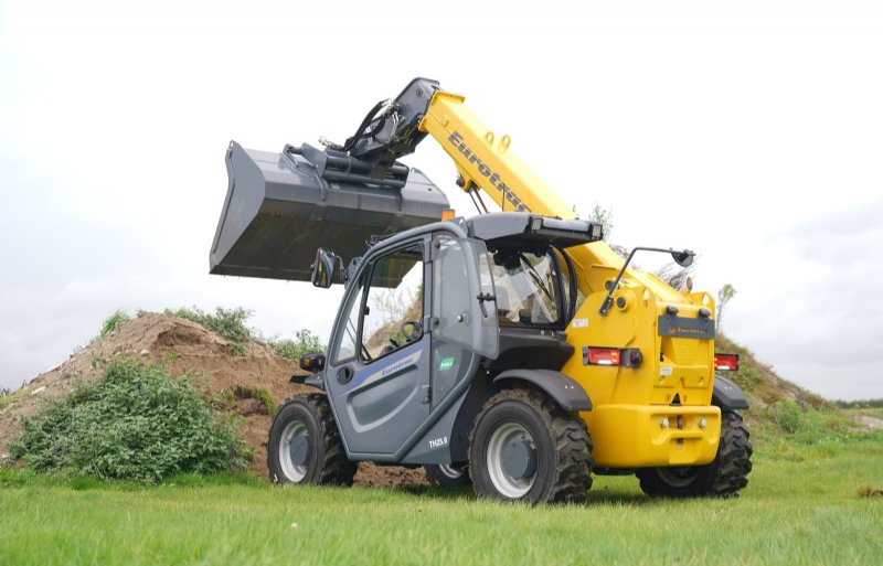 Heus Tractors komt met compacte verreiker - Nieuwe Oogst