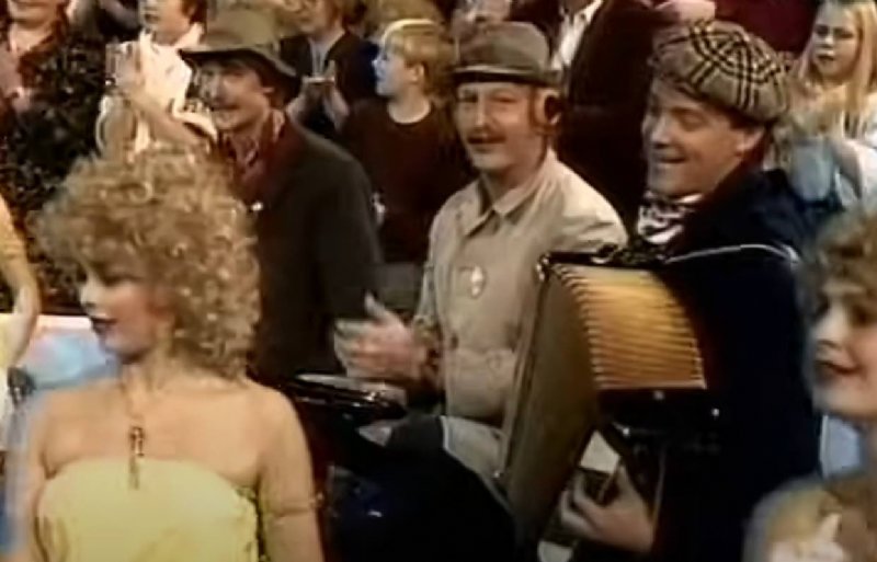 Dutch Boys-zanger Henk de Roo, bekend van Boer Harms, overleden ...