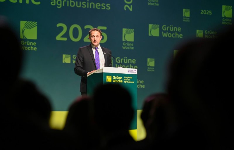 Hansen wil regels versimpelen en perspectief voor jonge boeren creëren ...
