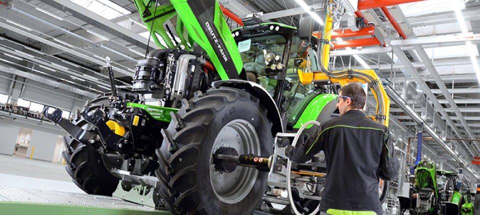 Weinig robots in moderne fabriek van Deutz-Fahr - Nieuwe Oogst